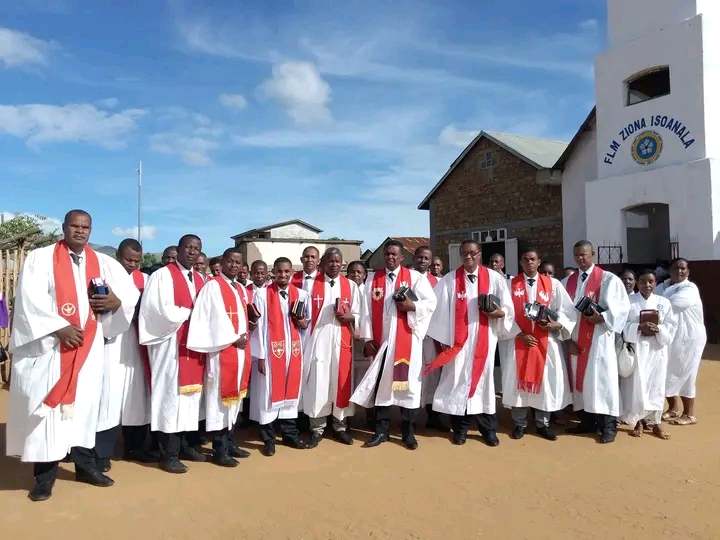 𝐁𝐄𝐓𝐑𝐎𝐊𝐀 (𝐈𝐒𝐎𝐀𝐍𝐀𝐋𝐀) 𝐅𝐋𝐌𝐒𝐏𝐀𝐁. – Feon'ny Demokrasia